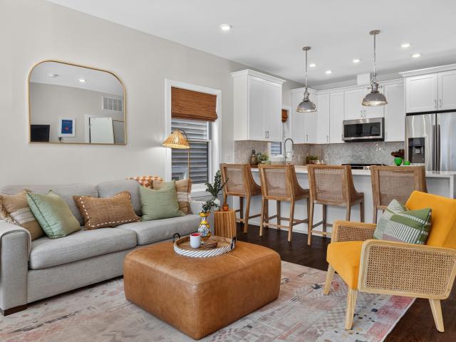 112 Webster Ave # 1