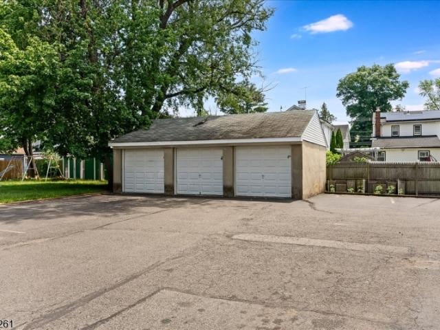 112 Westervelt Ave