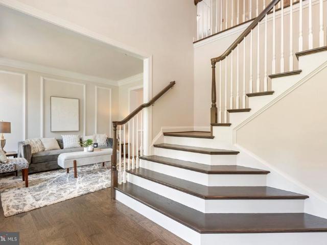 112 Whirlaway Dr