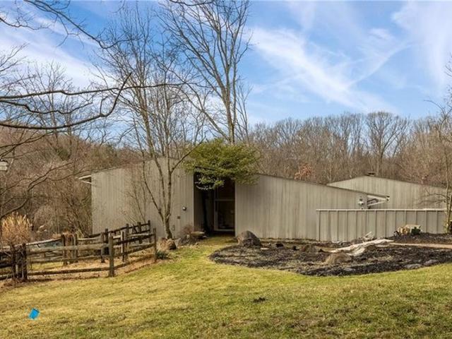 112 Wynnwood Dr, Pittsburgh, PA 15215
