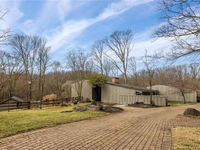 112 Wynnwood Dr, Pittsburgh, PA 15215