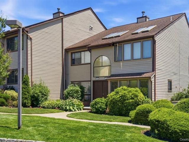 112 The Glen, Head, NY 11545
