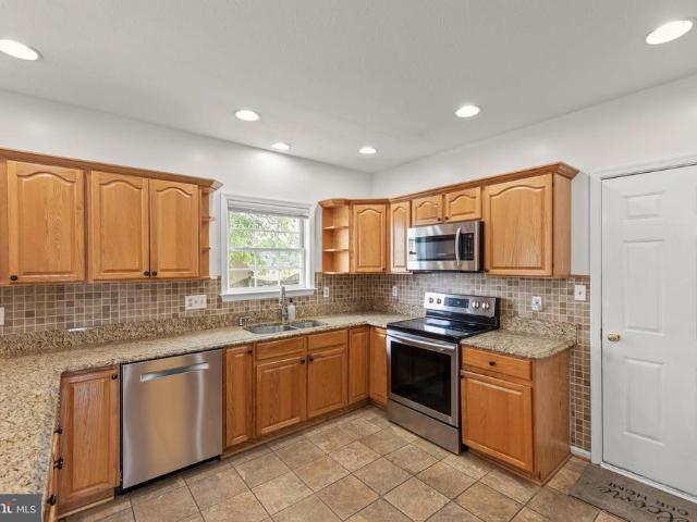 112 Twigg Court