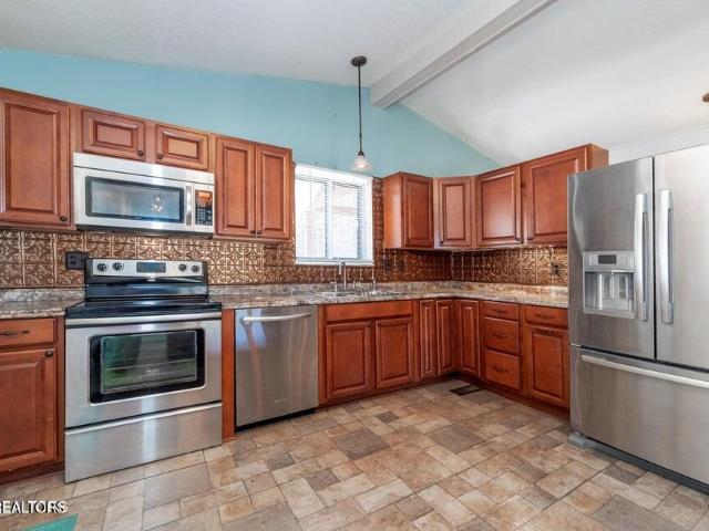 112 Victoria Rd