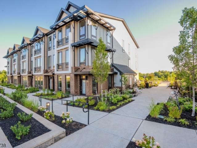 112 Village Dr