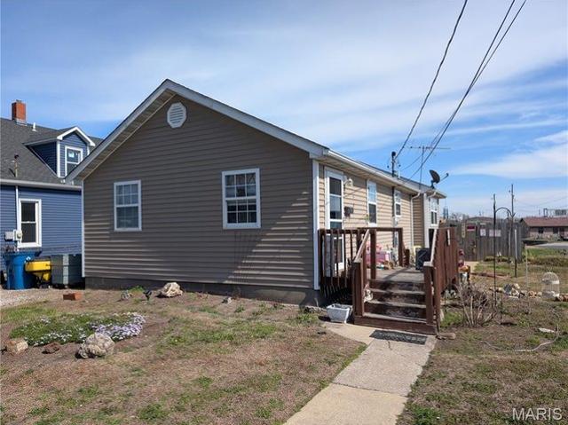 112 Virginia St, East Alton, IL 62024
