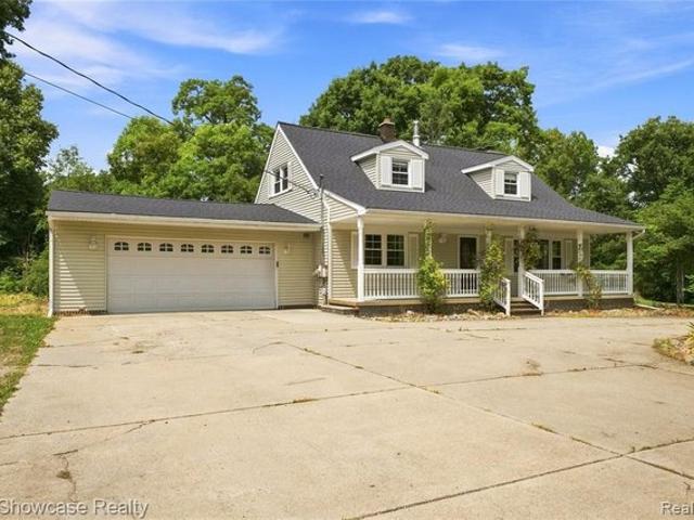 11343 Eagle Rd, Oakland Township, MI 48350