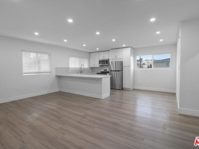11347 Emelita St, Unit 6, North Hollywood, CA 91601 | MLS #26673 | Compass