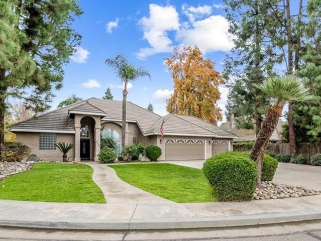 1134 N Rova Ct, Visalia, CA 93291
