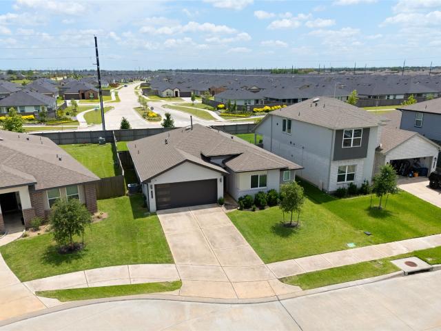 1134 Della Lane