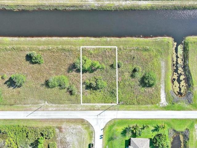 1134 Hudson St E, Lehigh Acres, FL 33974
