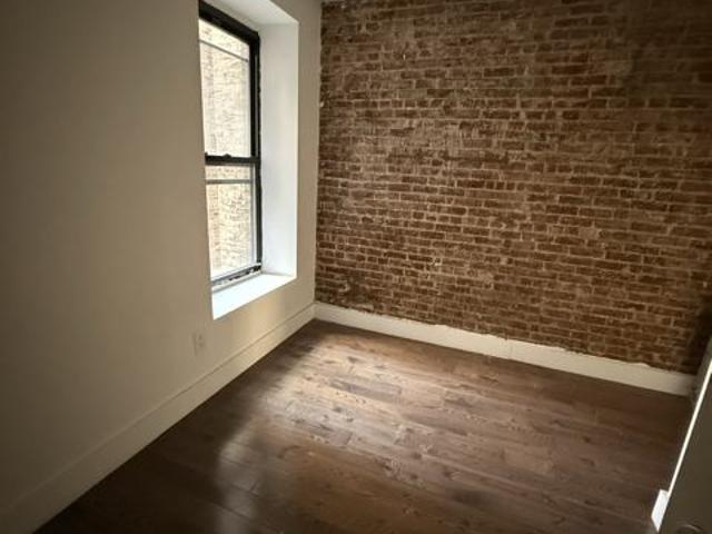#1134 Large 4 bed 2 bath apartment in West Harlem
