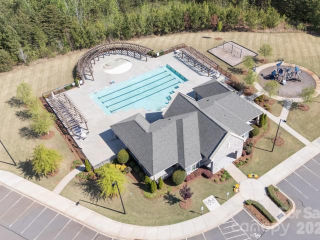 1134 Regions Boulevard