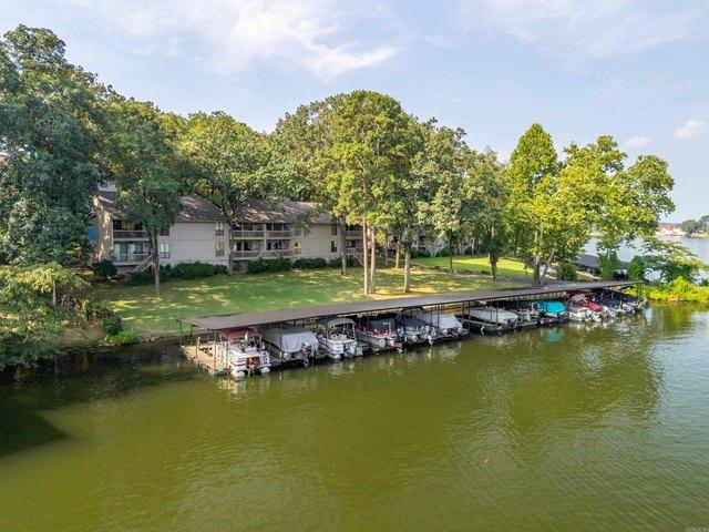 1134 Twin Points Rd, Hot Springs, AR 71913