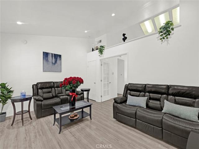 11350 Foothill Blvd, Unit 15, Sylmar, CA 91342 | MLS #SR26066