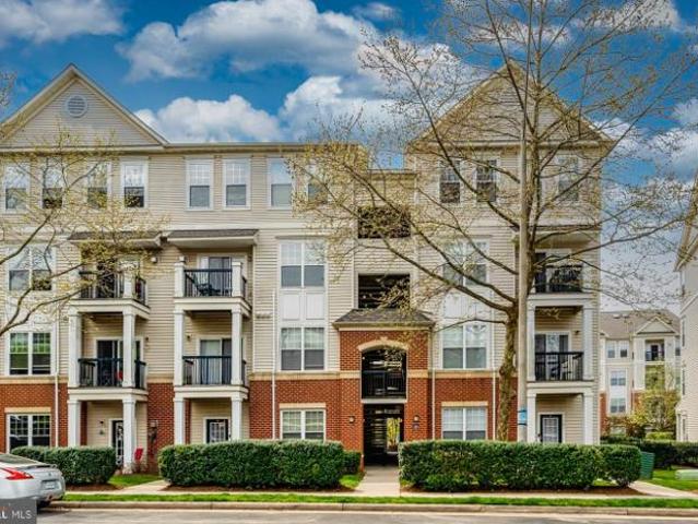 11351 Aristotle Dr #8 404, Fairfax, VA 22030