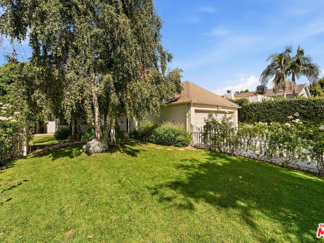 11357 Aqua Vista Street