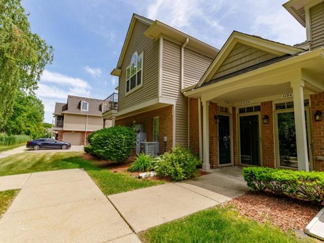 11355 N Woods Dr, Utica, MI 48317