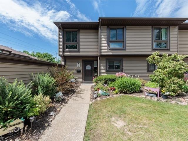 1135 Canyon View Rd Apt 101, Northfield, OH 44067