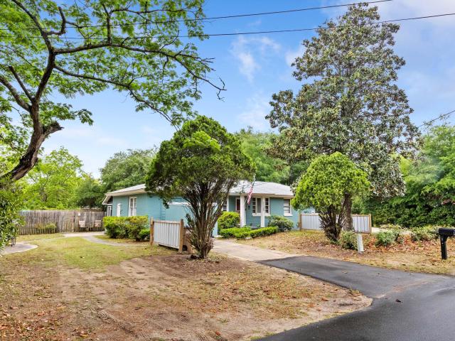 1135 Greenhill Road