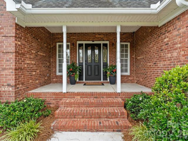 1135 Hunter Trail Court
