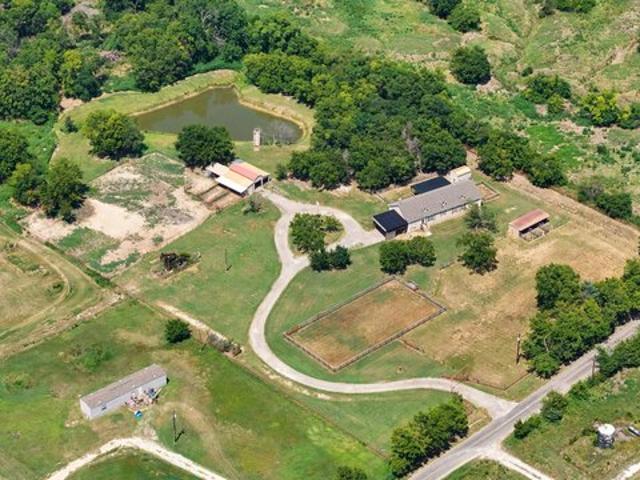 1135 Leo Andrews Rd, Whitesboro, TX 76273