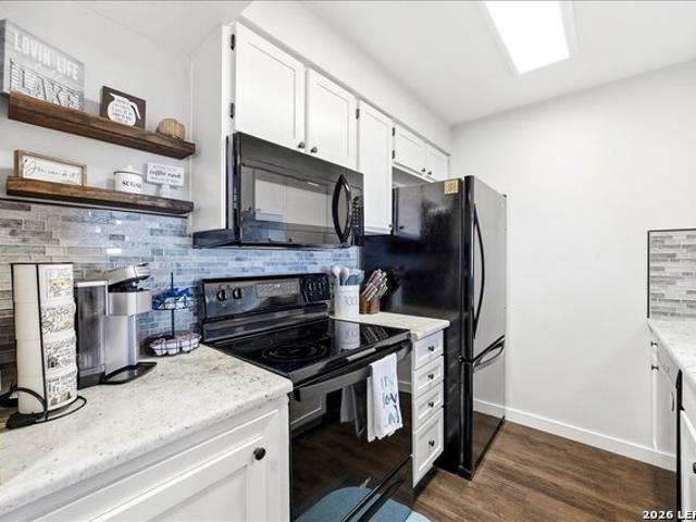 1135 Parkview, Unit APT C18