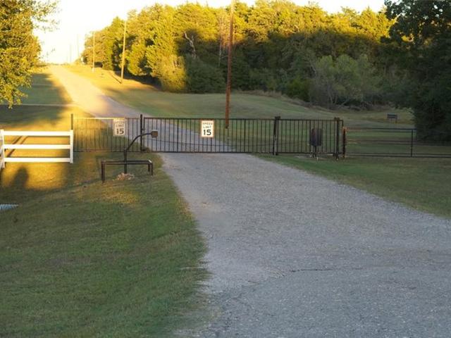 1135 Private Road 7039, Lexington, TX 78947
