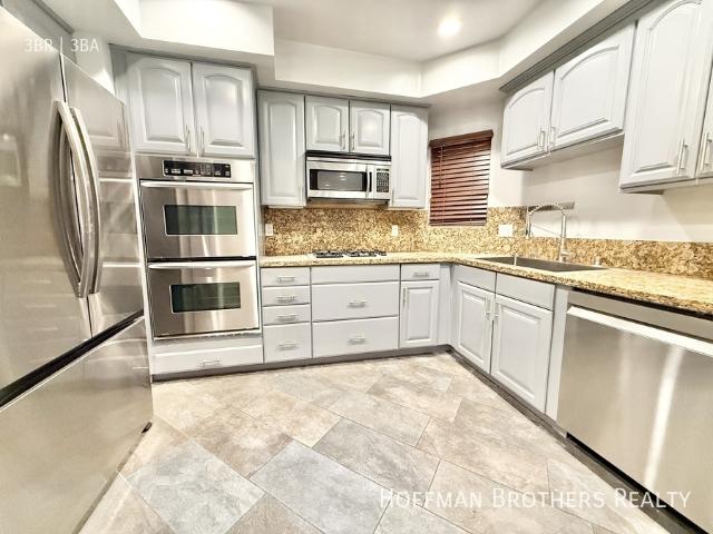 1135 Rexford Dr Los Angeles, CA 90035