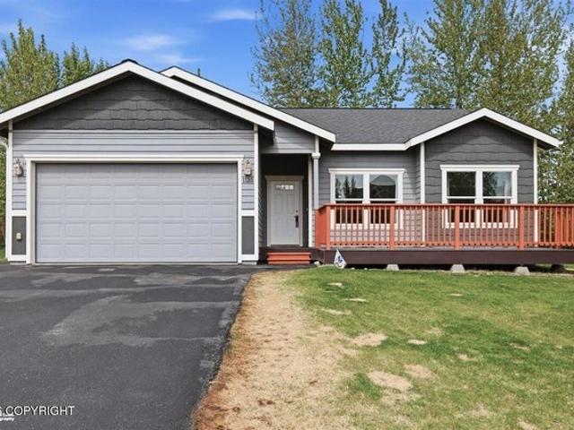 1135 W Angel Cir, Palmer, AK 99645