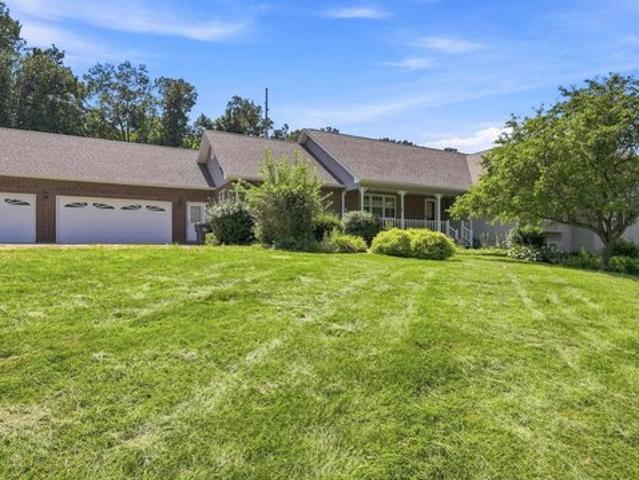 1135 W Menzemer Rd, Elizabeth, IL 61028