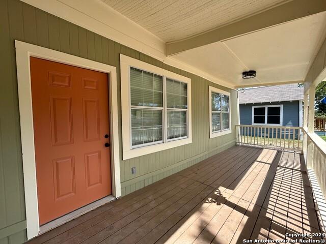 1135 W Ridgewood Ct