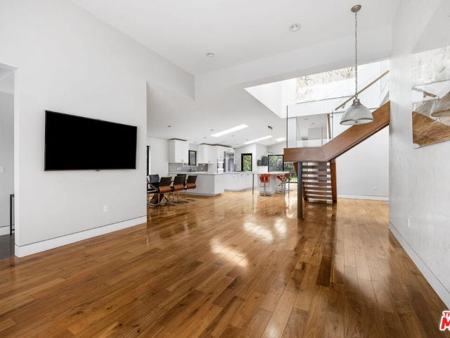 11367 Elderwood St, Los Angeles, CA 90049 | MLS #26633 | Compass