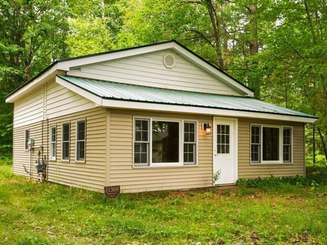 11368 Manning Dr, Frederic, MI 49733