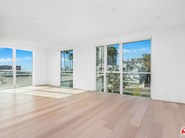 1136 N La Cienega Boulevard 202