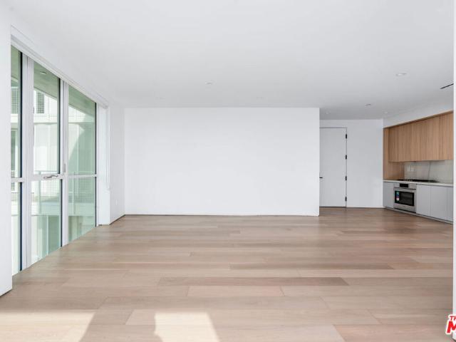 1136 N La Cienega Boulevard 305