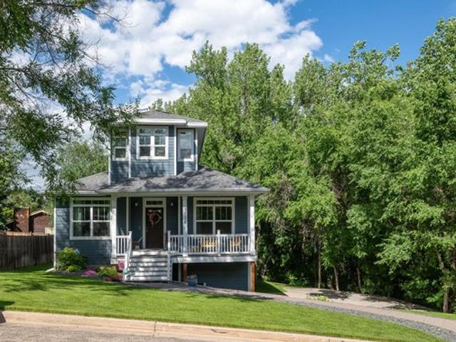 1136 N Parkview Dr, Bismarck, ND 58501