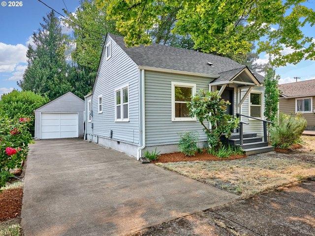 1136 NE Galloway St, McMinnville, OR 97128