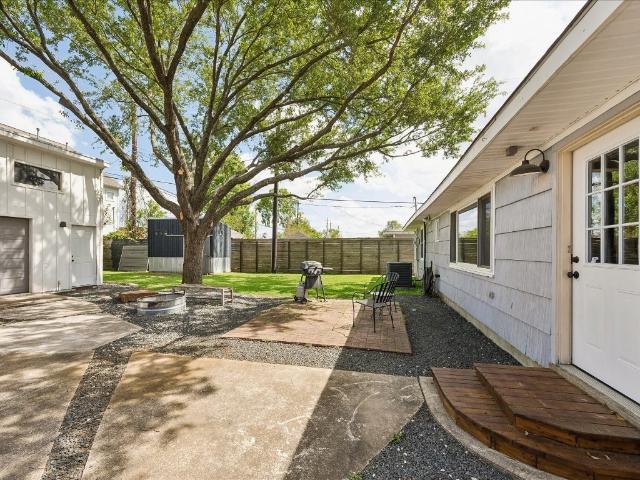1136 Oak Tree Dr, Houston, TX 77055 | MLS #20735 | Compass