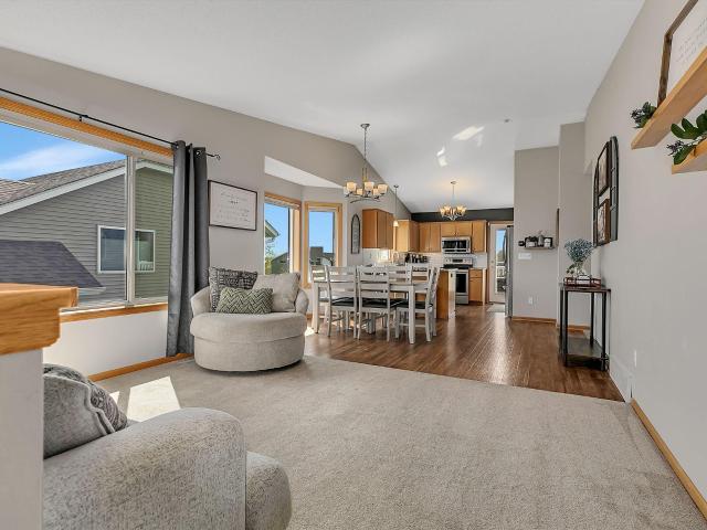 1136 Orchid Drive NE