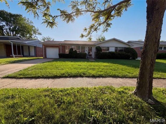 1136 Burch Ln, Saint Louis, MO 63130
