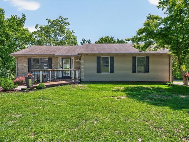 1136 Chinoe Rd, Lexington, KY 40502