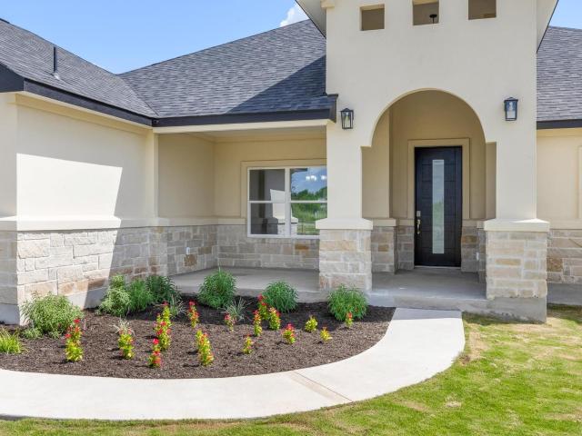 1136 Country Road 484 Rd