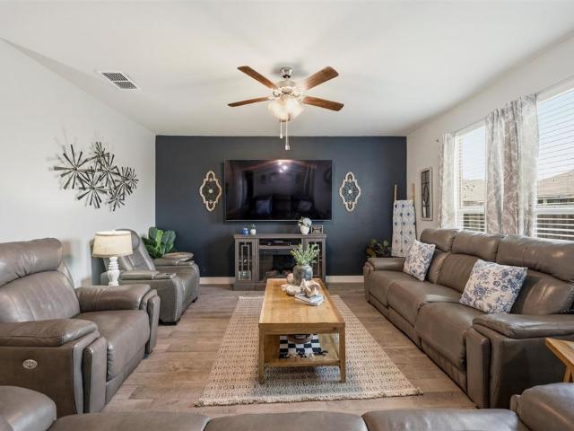 1136 Gillespie Drive