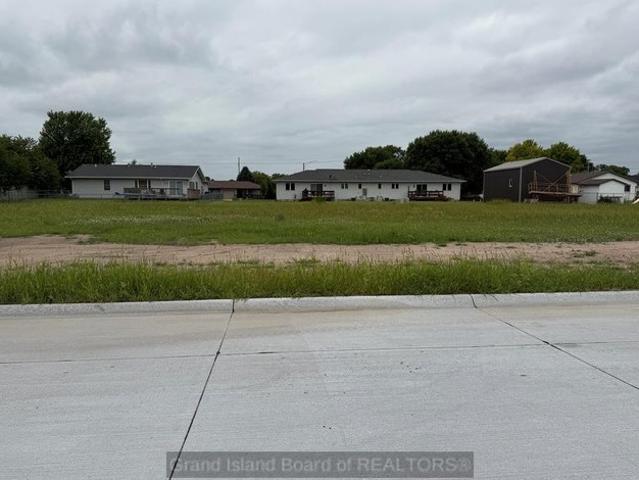 1136 Jackson Dr, Grand Island, NE 68801