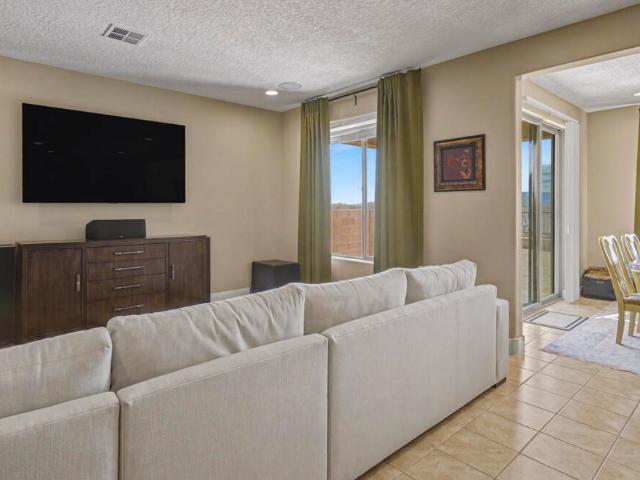 1136 Vallecito Loop NW