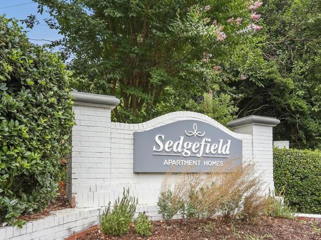1136 W Commons Dr NE, Marietta, GA 30062