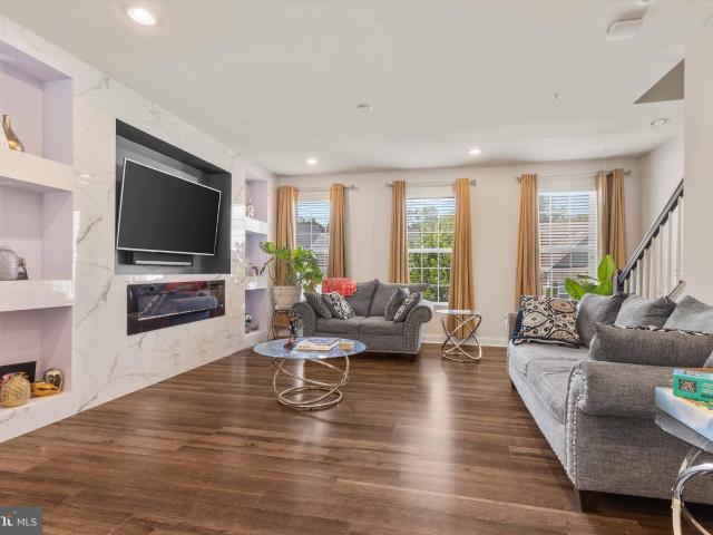 11373 Tolkien Ave, White Plains, MD 20695 | MLS #MDCH2052 | Compass