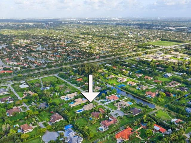 11371 NW 6th St, Plantation, FL 33325