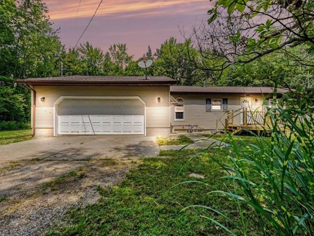 11371 South St, Nunica, MI 49448